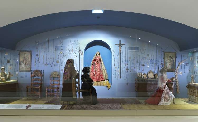 Museo del Costume: tradizioni, costumi tradizionali della Sardegna A Nuoro Museo del Costume: tradizioni, costumi tradizionali della Sardegna A Nuoro